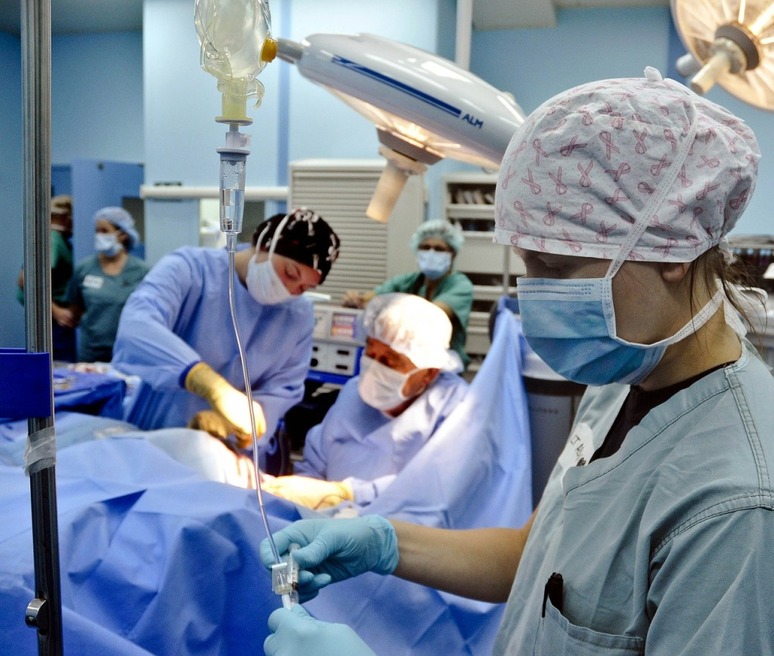 Controlling Operating Room Temperature and Humidity, and Managing ...